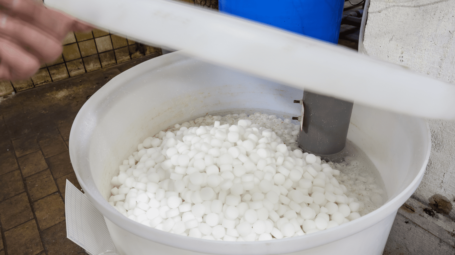 How to Break Up Salt in a Water Softener - Quick Fix